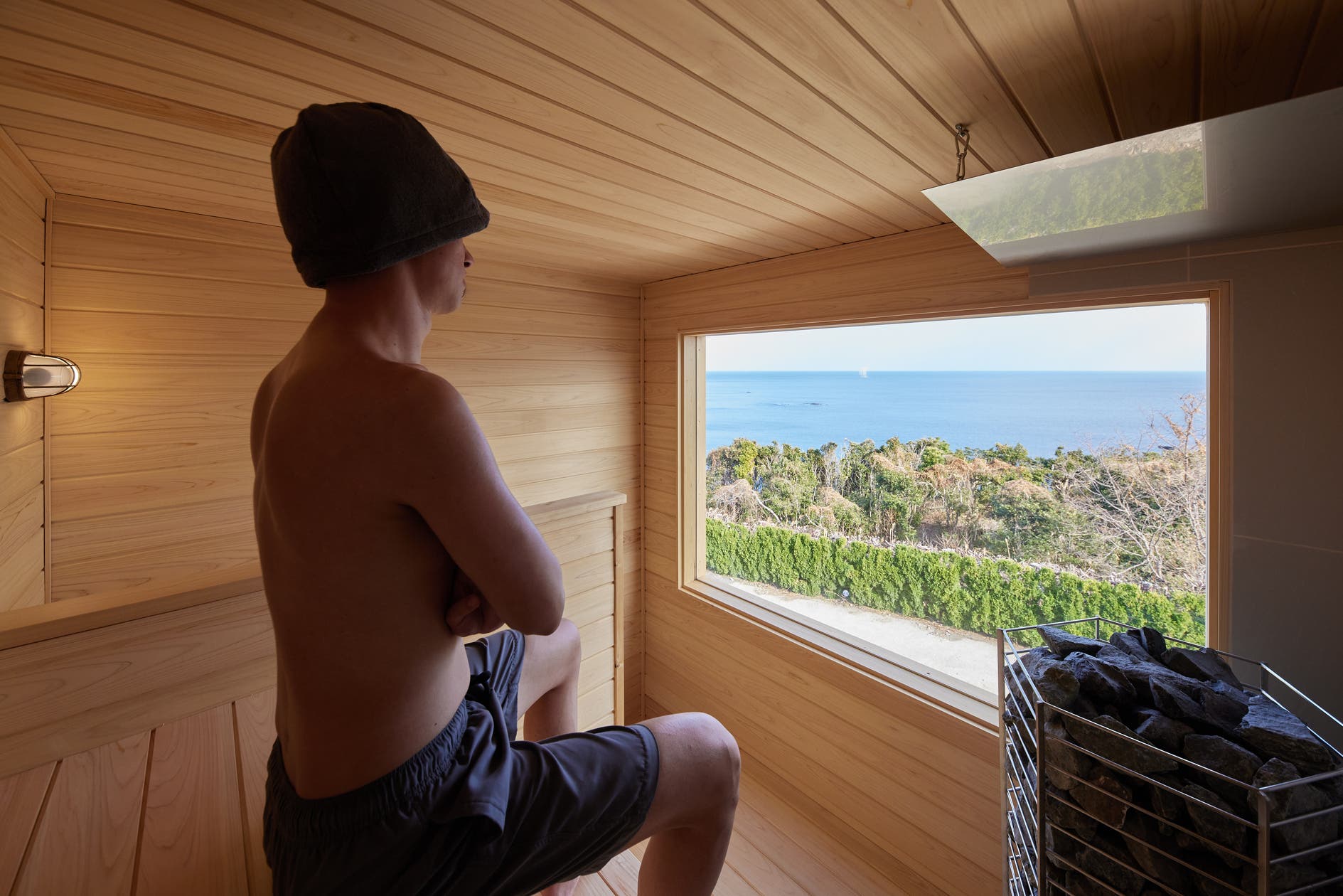 2026年米TIME誌「訪れるべき場所50」選出の伊勢神宮から45分。波打ち際、海抜22m断崖の絶景邸宅。2階建サウナ&プール。の写真20