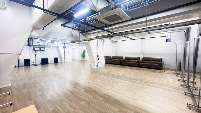 【グンカン・ベース 】圧巻200㎡|高音質スピーカー・プロ用音響・マイク完備|大音量OK|イベント・ダンス・楽器練習に最適|の写真2