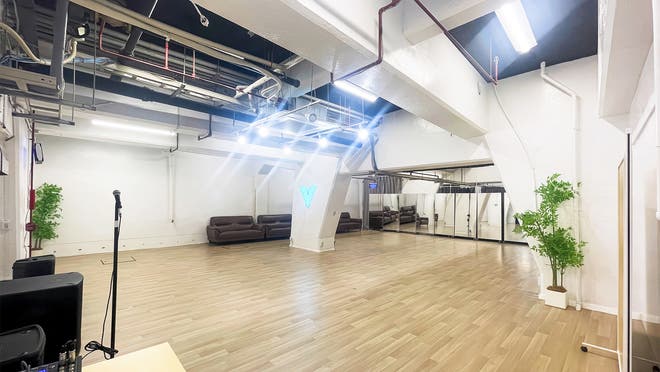 【グンカン・ベース 】圧巻200㎡|高音質スピーカー・プロ用音響・マイク完備|大音量OK|イベント・ダンス・楽器練習に最適|の写真1