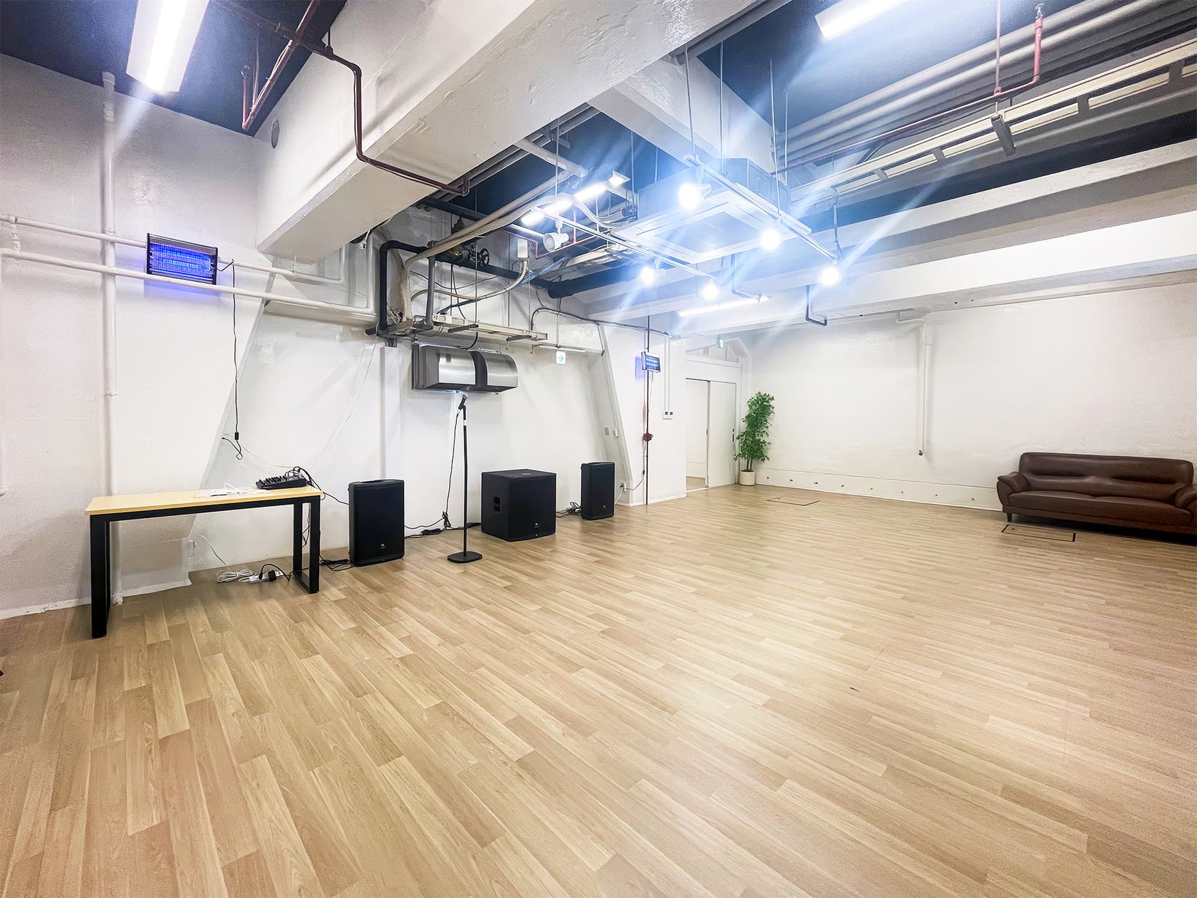 【グンカン・ベース 】圧巻200㎡｜高音質スピーカー・プロ用音響・マイク完備｜大音量OK｜イベント・ダンス・楽器練習に最適｜の写真7