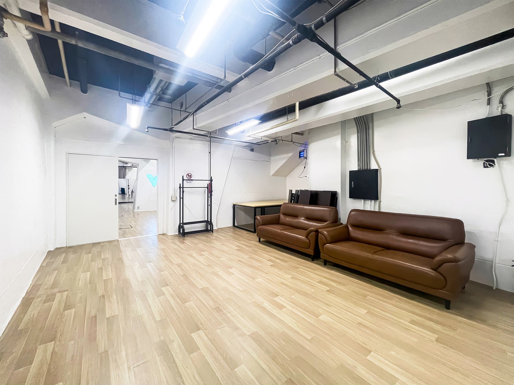 【A－グンカン・ベース】圧巻200㎡｜高音質スピーカー×プロ用音響×マイク完備｜大音量OK｜配信・イベント・ダンス対応！の写真10