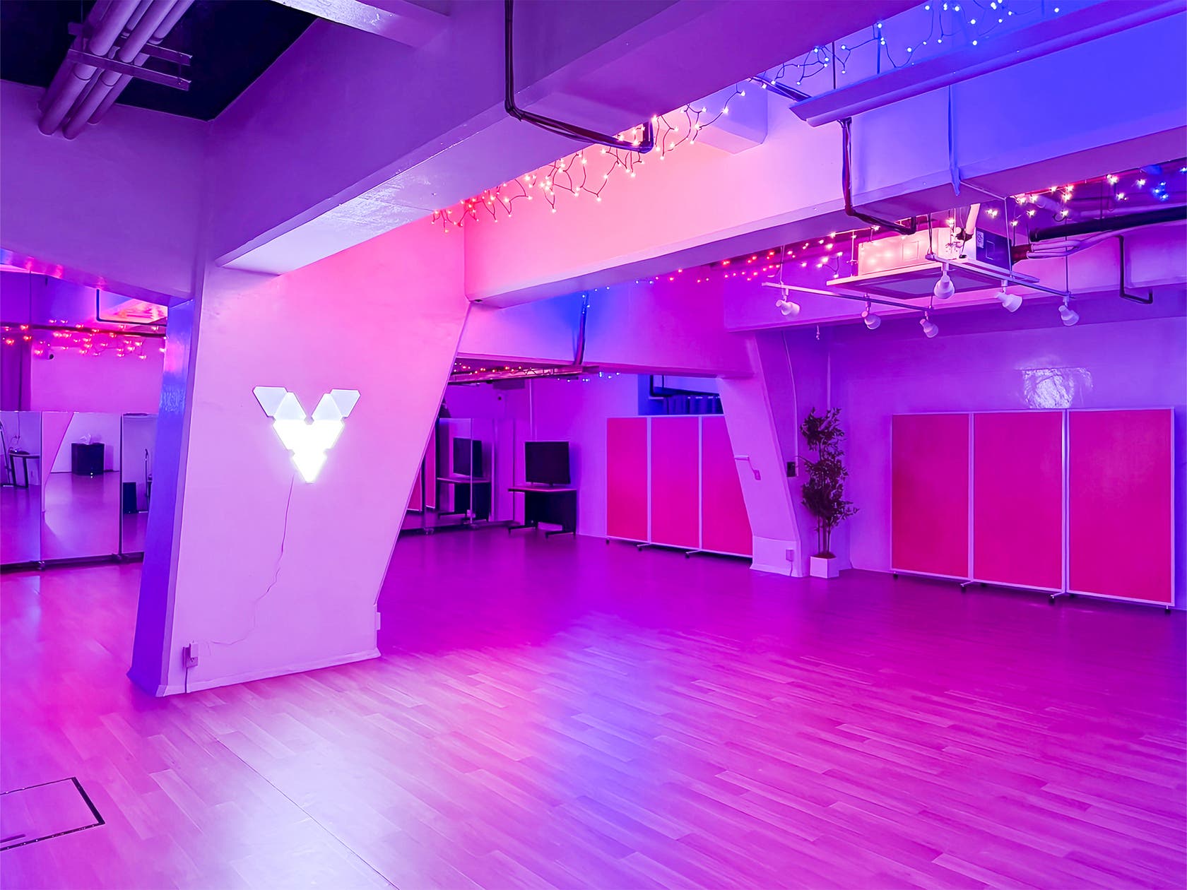 【A－グンカン・ベース】圧巻200㎡｜高音質スピーカー×プロ用音響×マイク完備｜大音量OK｜配信・イベント・ダンス対応！の写真14