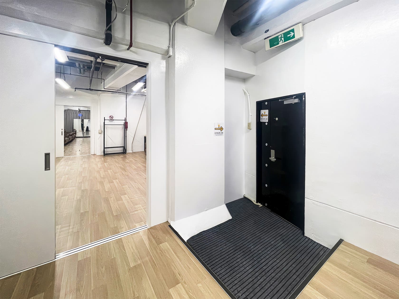 グンカン・ベース｜200㎡大型スタジオ｜卓球練習・レッスン・イベント｜音質スピーカー・プロ用音響・マイク完備｜大音量OKの写真13