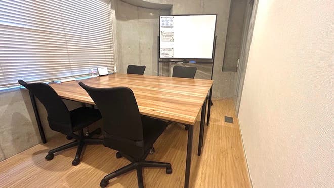 向ケ丘遊園駅から徒歩2分【503】個室(1~4名、最大6名)打ち合わせ・オンライン会議・商談・カウンセリング・試験勉強・自習室の写真1