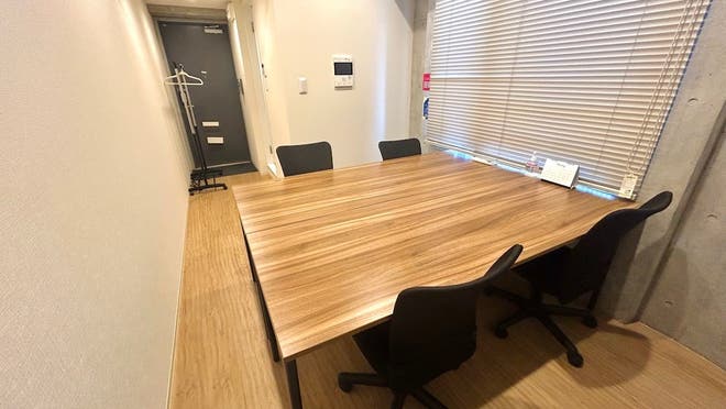 向ケ丘遊園駅から徒歩2分【503】個室(1~4名、最大6名)打ち合わせ・オンライン会議・商談・カウンセリング・試験勉強・自習室の写真2