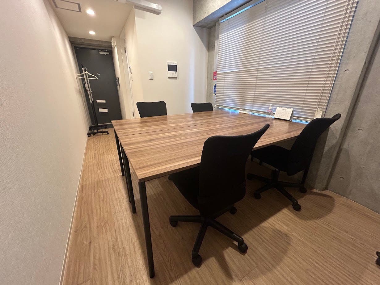向ケ丘遊園駅から徒歩2分【503】個室（1～4名、最大6名）打ち合わせ・オンライン会議・商談・カウンセリング・試験勉強・自習室の写真3