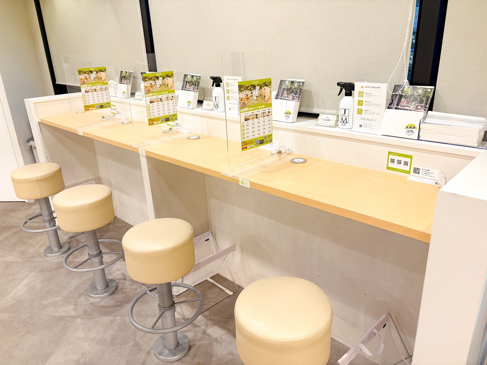 【池袋駅徒歩1分｜24時間営業｜3Cブース】カウンター席／高速Wi-Fi／電源・充電／テレワーク・作業・勉強・休憩等の写真11