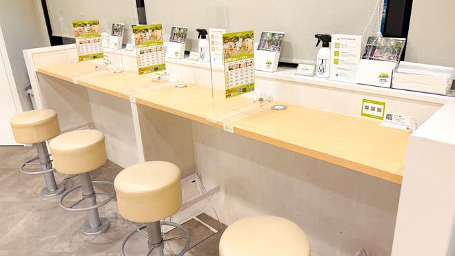 【池袋駅徒歩1分|24時間営業|3Cブース】カウンター席/高速Wi-Fi/電源・充電/テレワーク・作業・勉強・休憩等の写真11