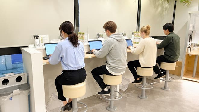 【池袋駅徒歩1分|24時間営業|3Cブース】カウンター席/高速Wi-Fi/電源・充電/テレワーク・作業・勉強・休憩等の写真23