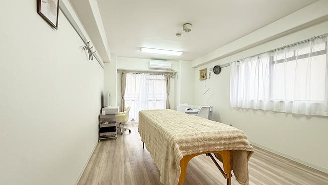 【堺東駅徒歩5分】New Open✨ 白を基調とした使いやすいプライベートサロン空間|ネイル・施術・カウンセリングに最適の写真3