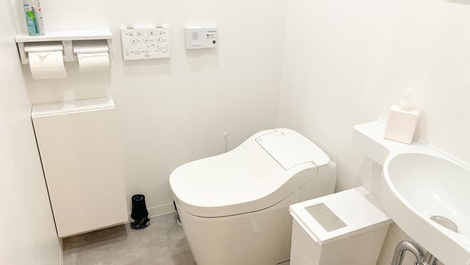 【東銀座駅徒歩3分|24時間営業|9PG】最大6名/防音完全個室/高速Wi-Fi/55型モニタ/会議・商談・打ち合わせ・作業等の写真16