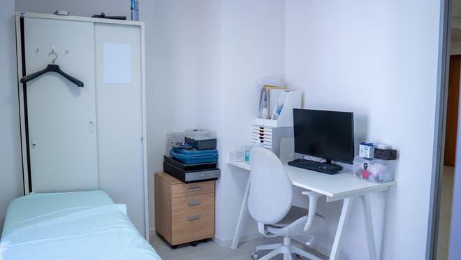 都内に近い!照明スペース付き!病院と多機能受付所、両用できる空間(病室二つあり 手術室 受付台 診査室)の写真5