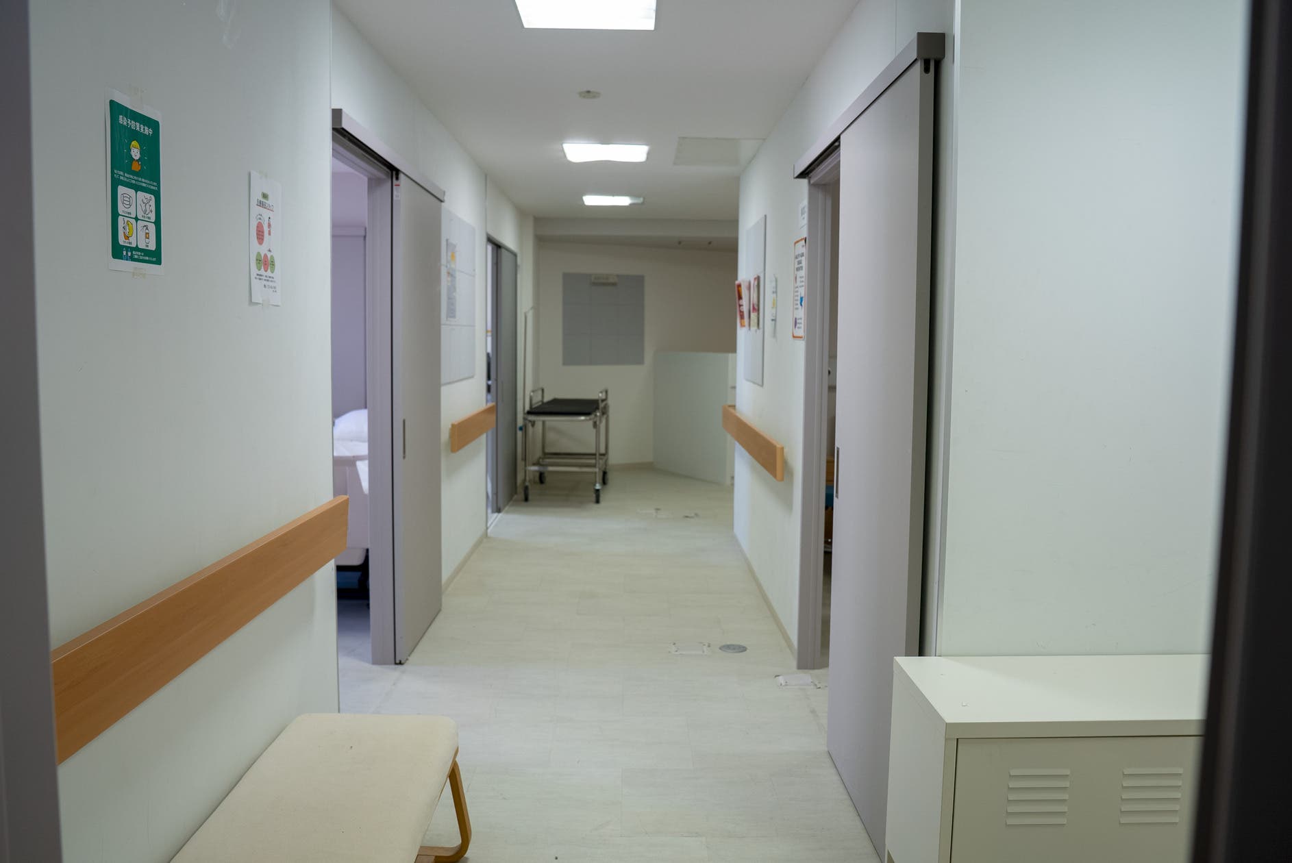 都内に近い！照明スペース付き！病院と多機能受付所、両用できる空間（病室二つあり 手術室　受付台　診査室）の写真8