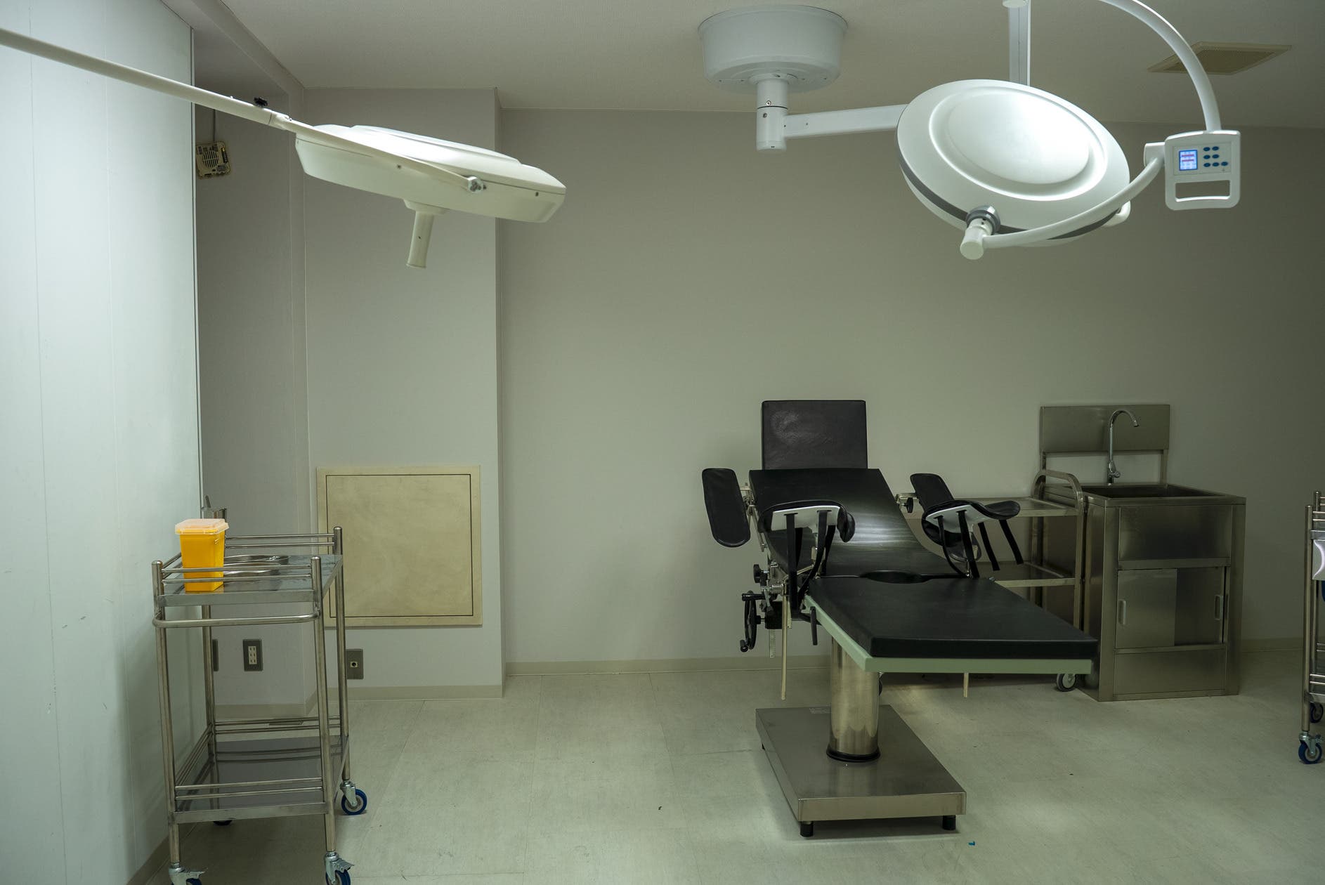 都内に近い！照明スペース付き！病院と多機能受付所、両用できる空間（病室二つあり 手術室　受付台　診査室）の写真11