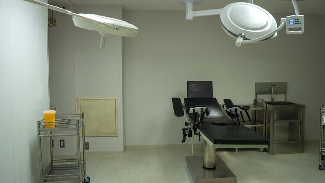 都内に近い!照明スペース付き!病院と多機能受付所、両用できる空間(病室二つあり 手術室 受付台 診査室)の写真11