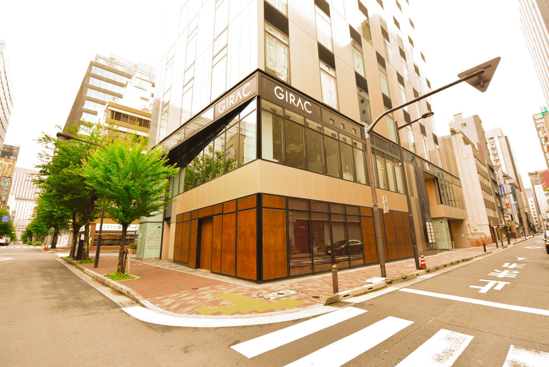 【東銀座駅徒歩3分｜24時間営業｜12PG】最大6名／防音完全個室／高速Wi-Fi／55型モニタ／会議・商談・打ち合わせ・作業等の写真17