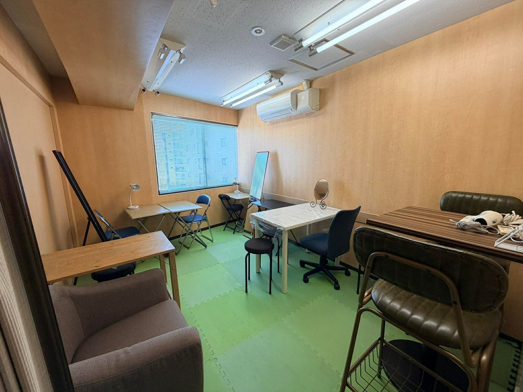 【山手線大塚駅徒歩３分！多目的ルーム C】Wi-Fi / 全身鏡/ハンガーラック完備！の写真1