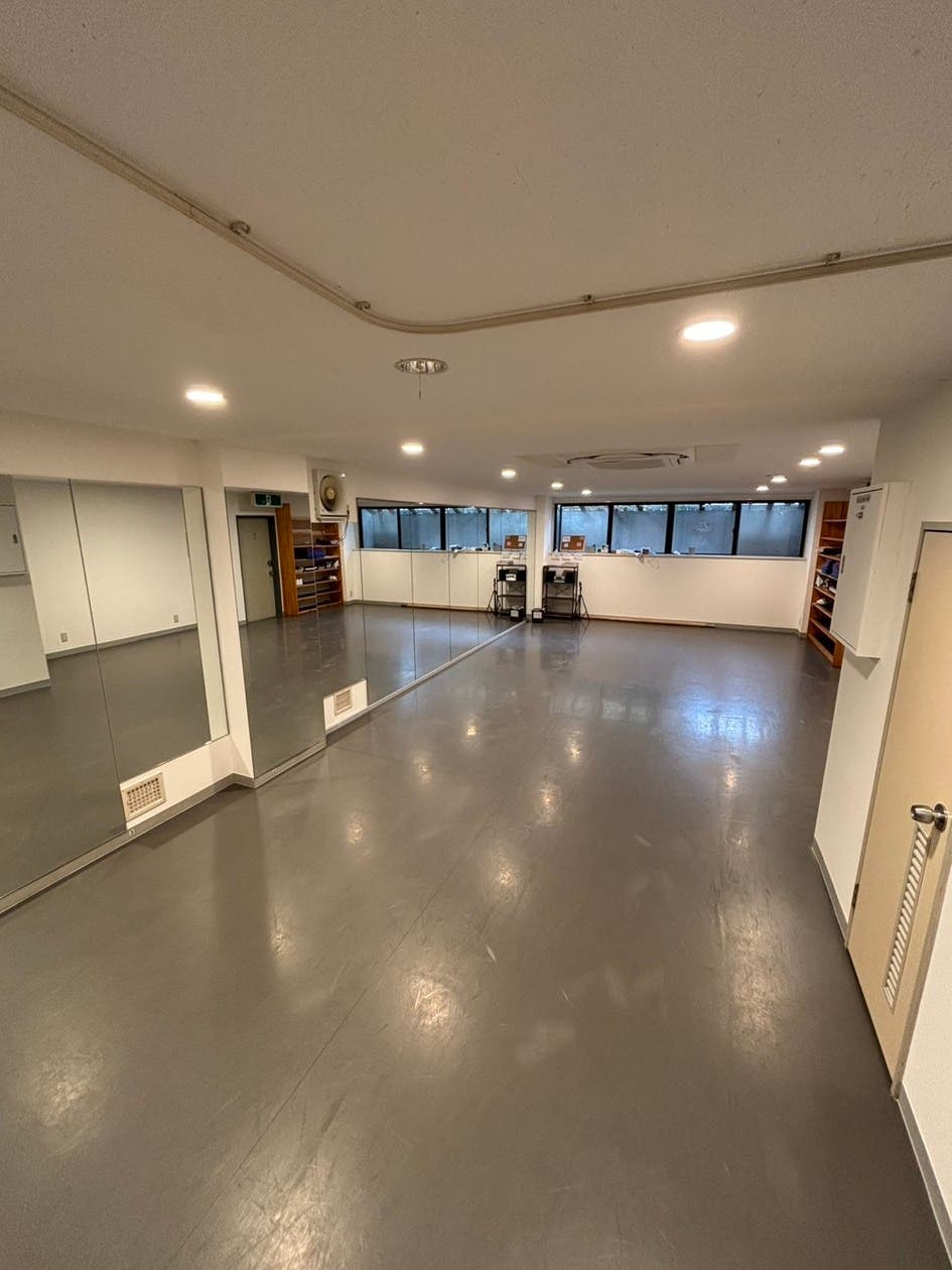 南阿佐ケ谷駅から徒歩５分の64㎡、レンタルダンススタジオ。1000円/1h~の写真2