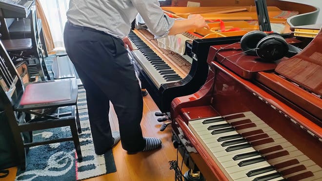 山形市|グランドピアノ2台完備のレンタル練習室の写真12