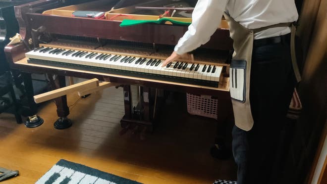 山形市|グランドピアノ2台完備のレンタル練習室の写真13