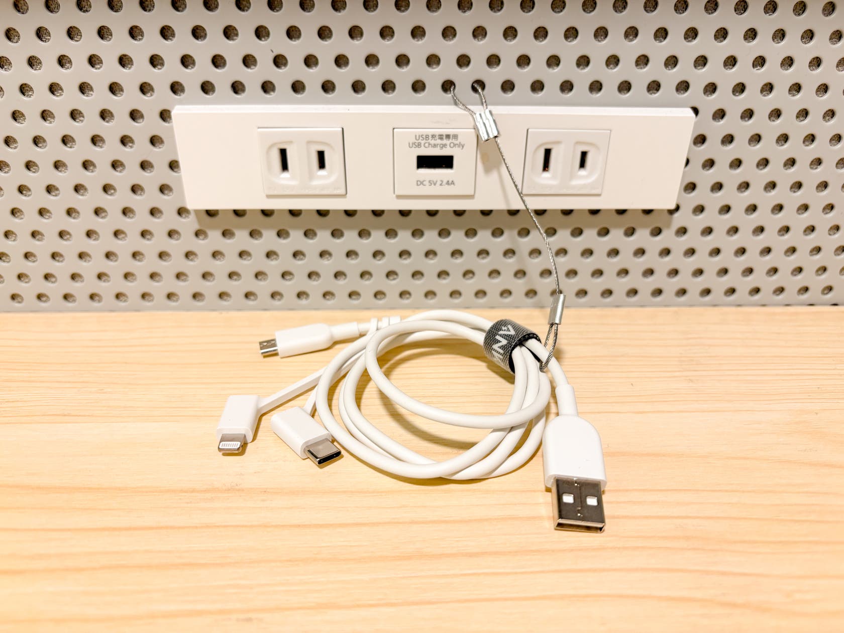 【東銀座駅徒歩3分｜24時間営業｜15PSブース】高速Wi-Fi／31.5型モニター／充電／web商談・面接・テレワーク等の写真6