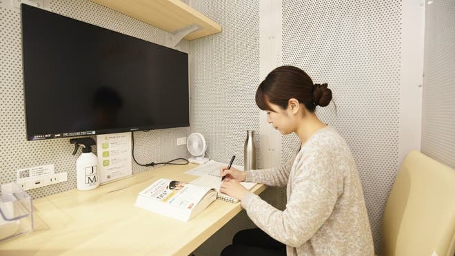 【東銀座駅徒歩3分|24時間営業|4PSブース】高速Wi-Fi/31.5型モニター/充電/web商談・面接・テレワーク等の写真21