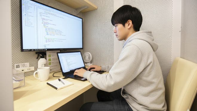 【東銀座駅徒歩3分|24時間営業|4PSブース】高速Wi-Fi/31.5型モニター/充電/web商談・面接・テレワーク等の写真26