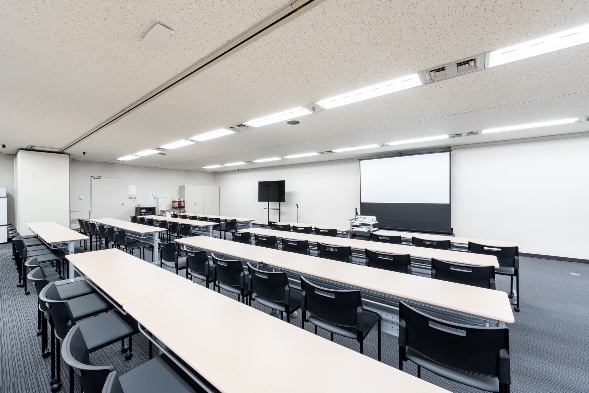 スペモ💻大通駅徒歩1分🚶会議💻ワークショップ📖勉強会👨‍🏫3画面投影可能📺845_SHIMZ WORK 札幌の写真7