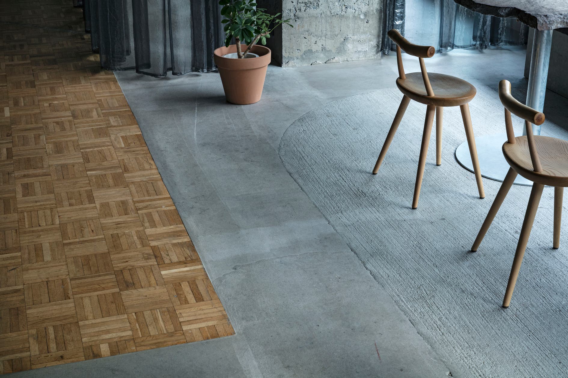 ・池尻大橋駅徒歩3分｜自然光と素材感のあるバー・カフェ・レストランスペースの写真3