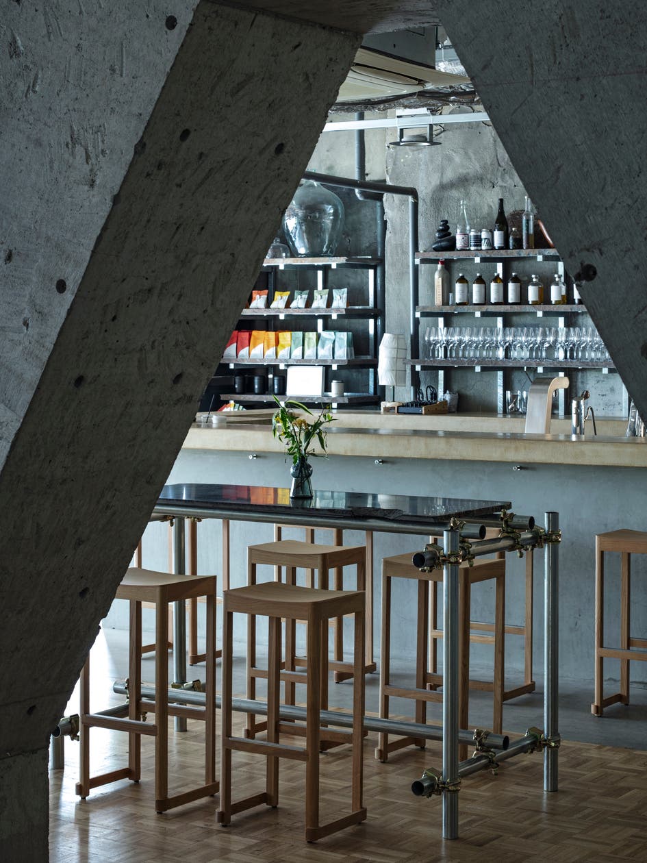 ・池尻大橋駅徒歩3分｜自然光と素材感のあるバー・カフェ・レストランスペースの写真1