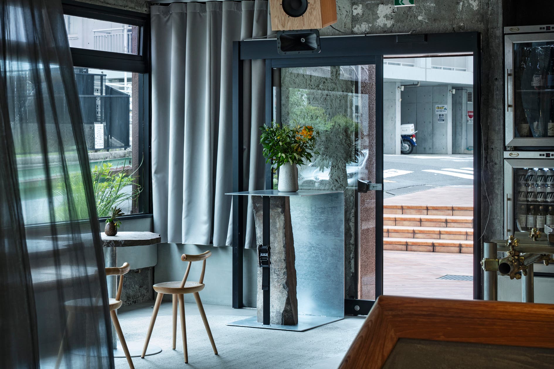 ・池尻大橋駅徒歩3分｜自然光と素材感のあるバー・カフェ・レストランスペースの写真7