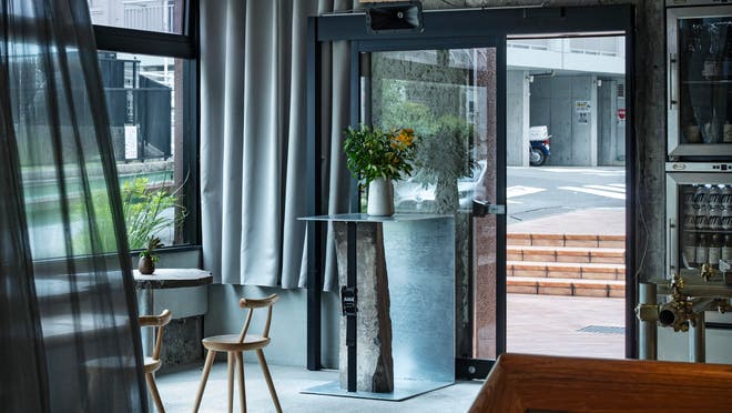 ・池尻大橋駅徒歩3分|自然光と素材感のあるバー・カフェ・レストランスペースの写真7