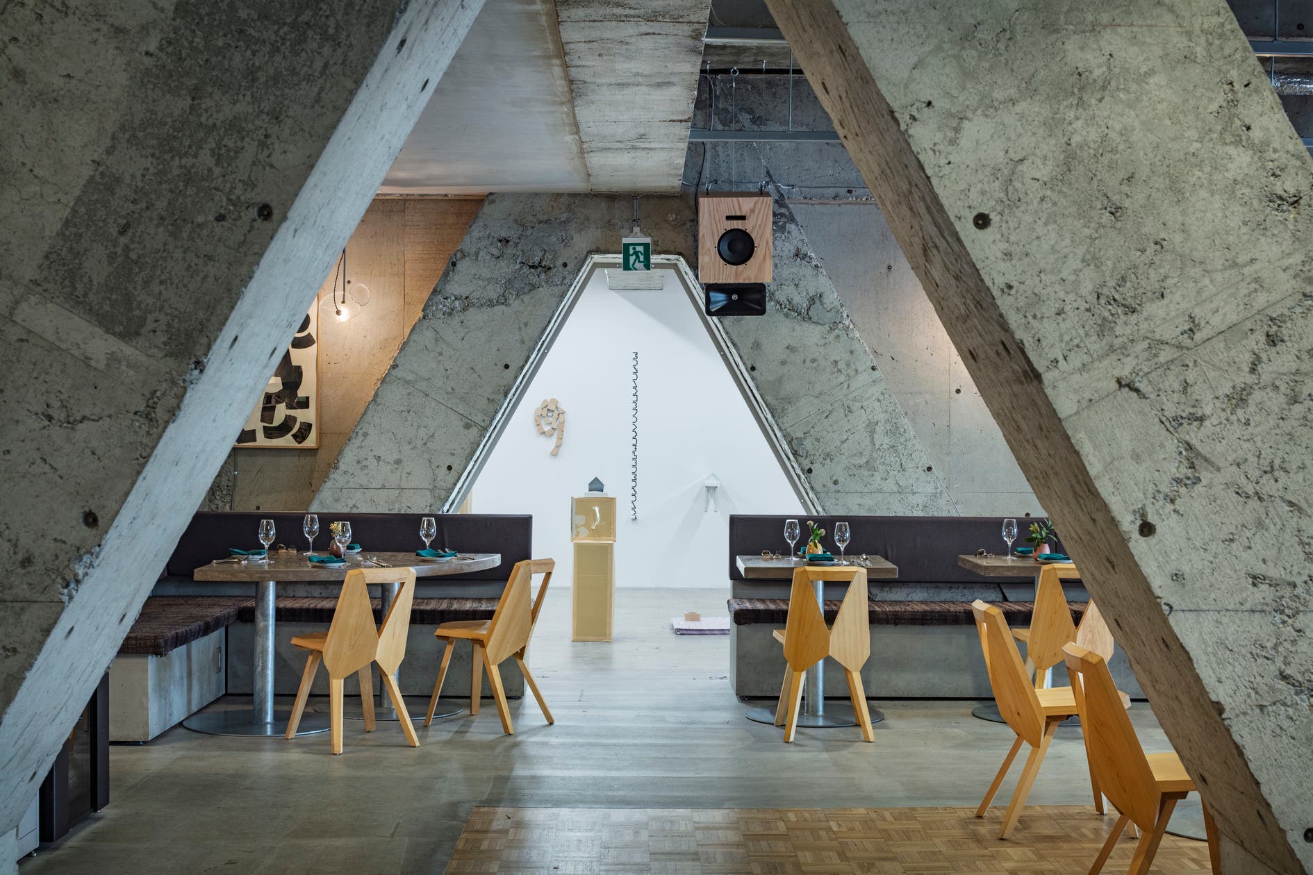 ・池尻大橋駅徒歩3分｜自然光と素材感のあるバー・カフェ・レストランスペースの写真8