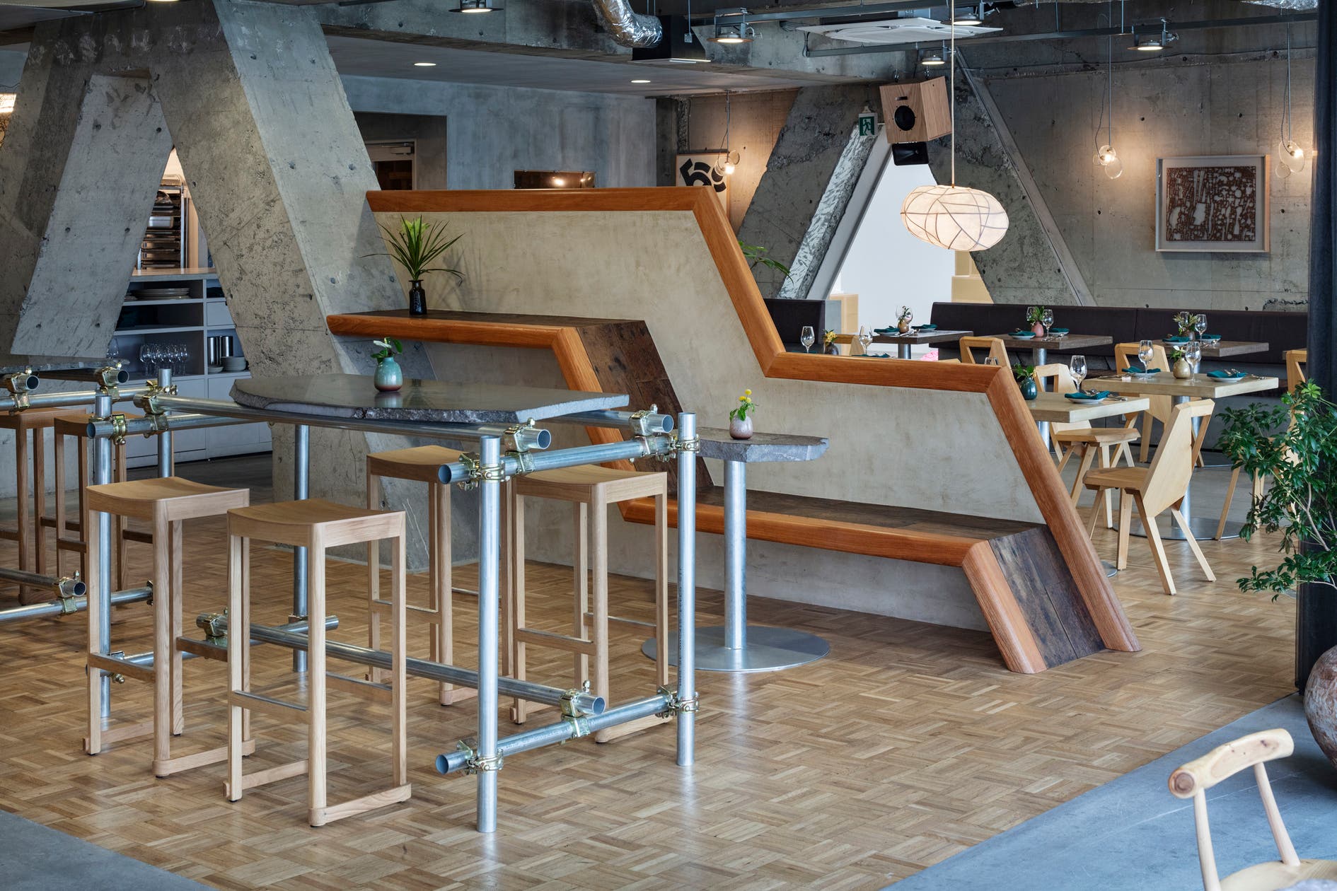 ・池尻大橋駅徒歩3分｜自然光と素材感のあるバー・カフェ・レストランスペースの写真12