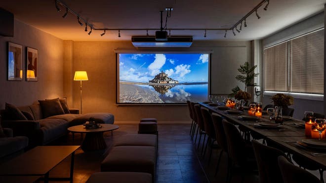 浜松町駅徒歩5分🚃最大34名着席🎉大型スクリーン&プロジェクター🎬映画・大人気ゲーム機🎮の写真4