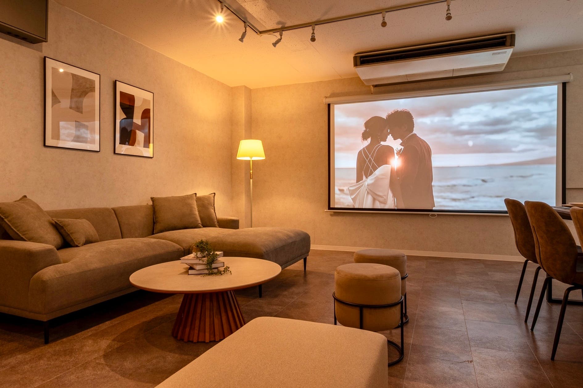 浜松町駅徒歩5分🚃最大34名着席🎉大型スクリーン&プロジェクター🎬映画・大人気ゲーム機🎮の写真7