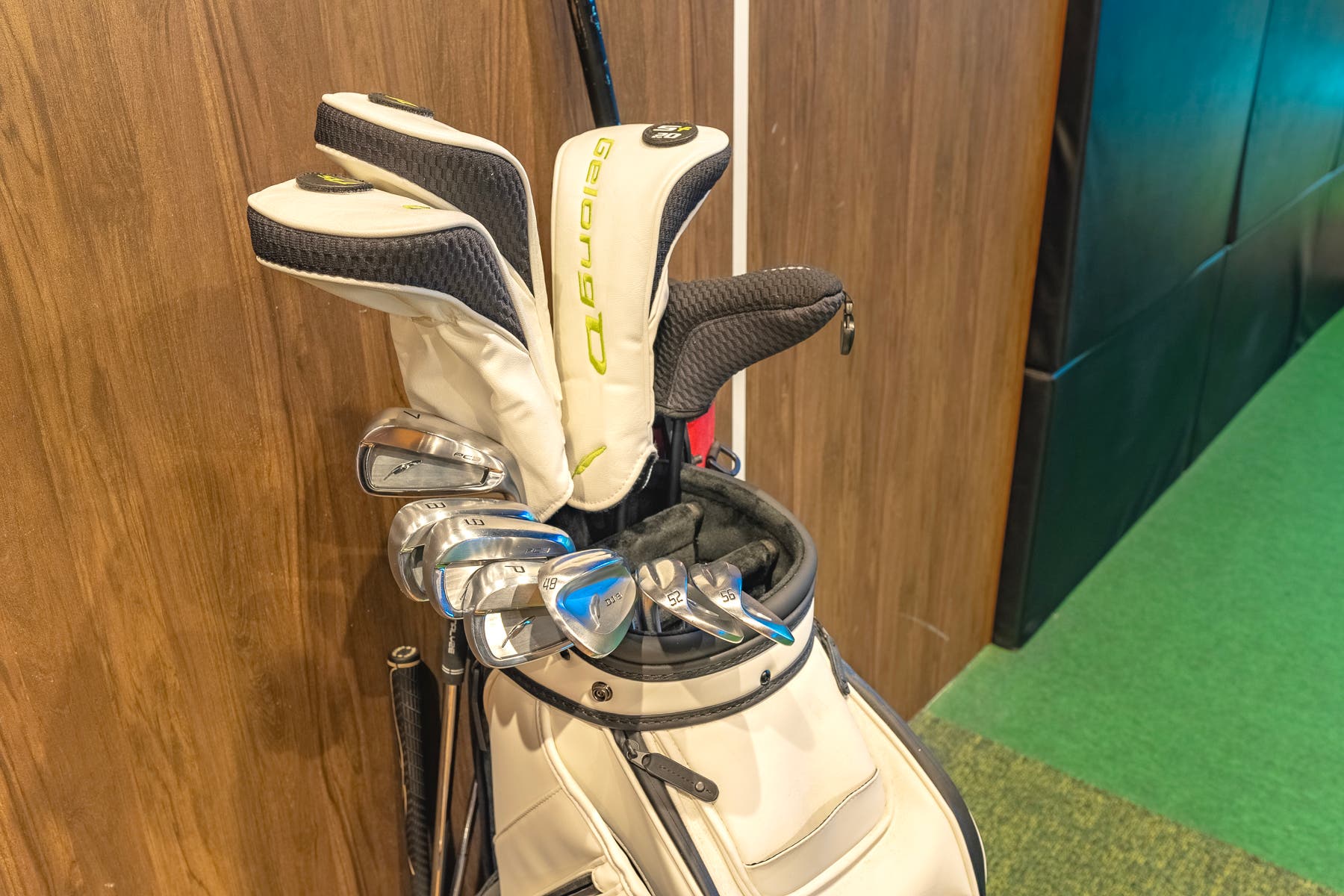 【完全個室】ラグジュアリーゴルフスタジオ⛳️  表参道駅より徒歩4分🚶 冷蔵庫完備✨851_MY GOLF RANGE表参道の写真15