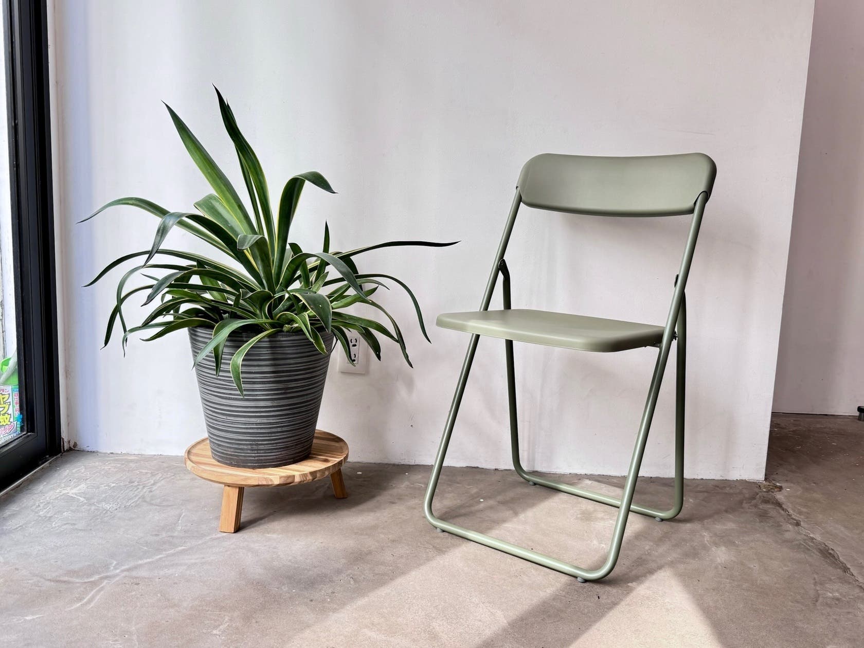 折りたたみ椅子（5脚）の画像1