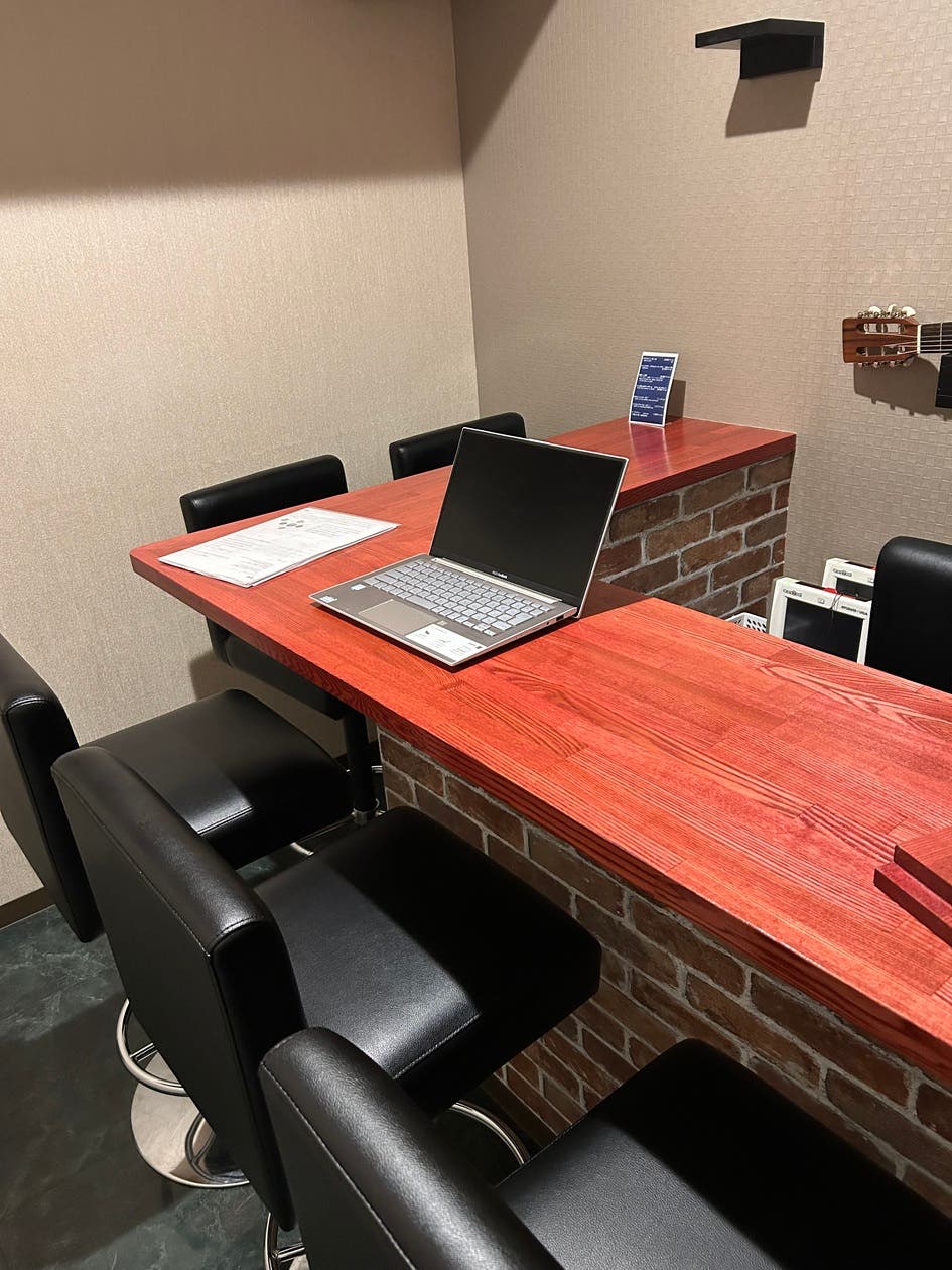 京都烏丸唯一！カラオケ付き完全個室！完全防音！デートに女子会に少人数で貸切り！の写真2