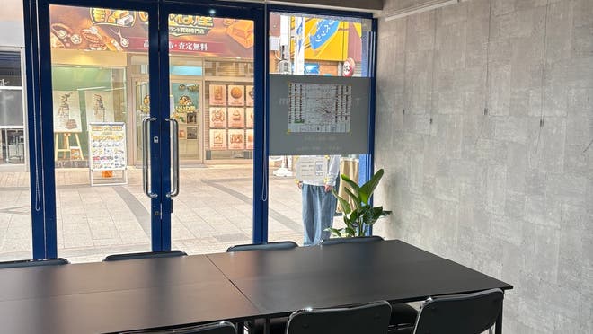 岡山駅西口徒歩5分|75インチモニター|最大12名|レンタル会議室の写真2