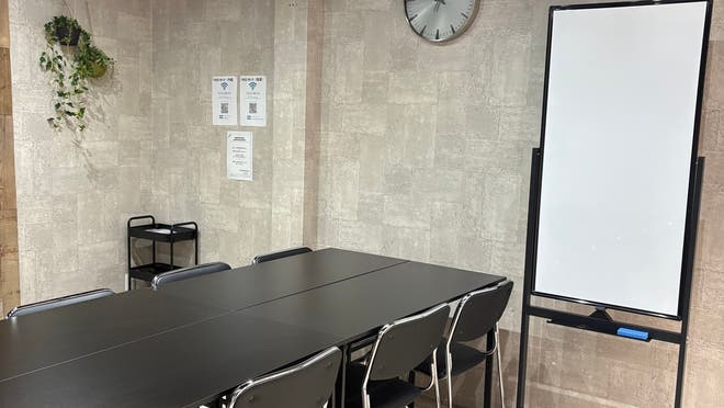 岡山駅西口徒歩5分|75インチモニター|最大12名|レンタル会議室の写真5