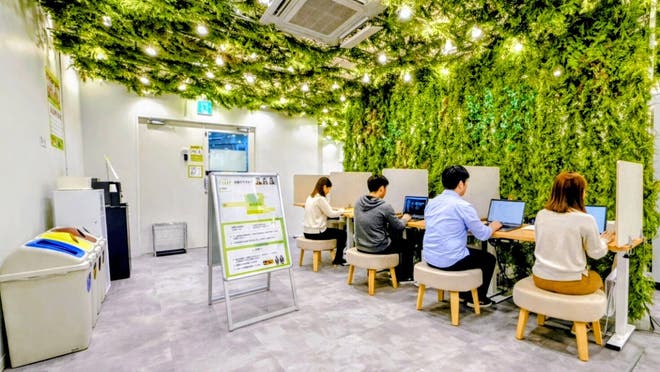 【東白楽駅徒歩3分|24時間営業|4Cブース】カウンター席/高速Wi-Fi/電源・充電/テレワーク・作業・勉強・休憩等の写真15