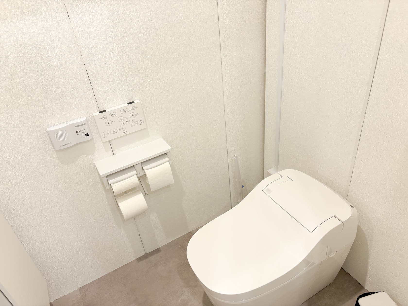 【立川駅徒歩1分｜24時間営業｜6PSブース】防音完全個室／31.5型モニター／充電／web商談・面接・MTG・テレワーク等の写真20