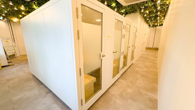 【立川駅徒歩1分|24時間営業|9PGブース】最大6名/防音完全個室/高速Wi-Fi/55型モニター/会議・商談・面接・作業等の写真14