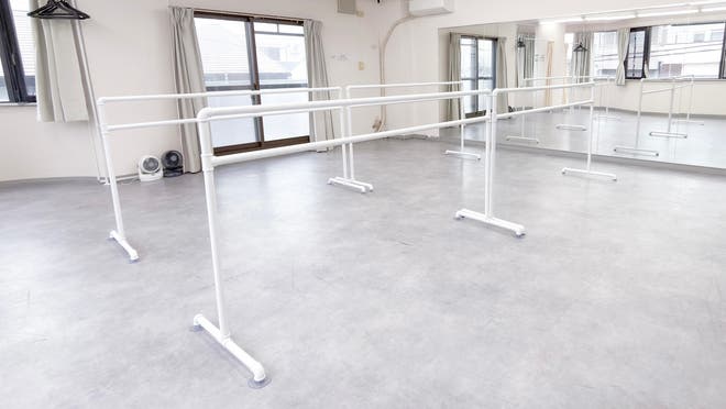 【春日野道駅5分】バレエバー設置⭐️長時間割最大15%OFF✨地域最安値の広いスタジオでダンス、ヨガ⭐️LED照明あり!の写真1