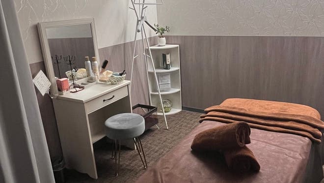 藤井寺駅徒歩1分《駅近》整体・リンパ・エステにすぐ使える完全個室|備品充実で手ぶら利用OKの写真2