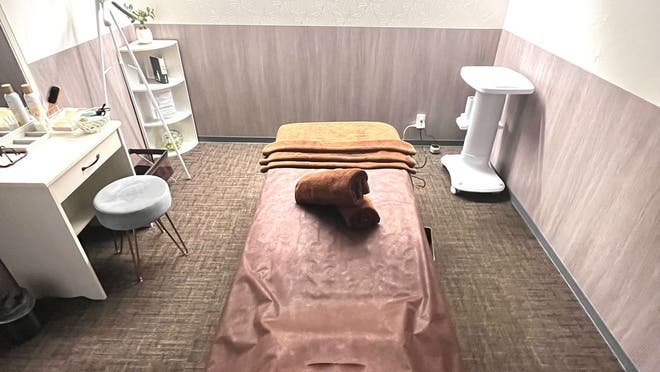 藤井寺駅徒歩1分《駅近》整体・リンパ・エステにすぐ使える完全個室|備品充実で手ぶら利用OKの写真1