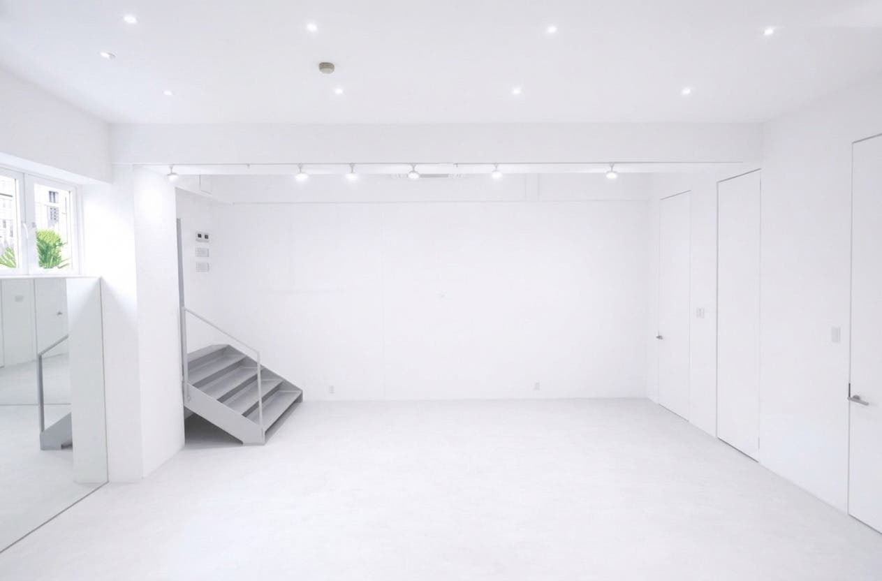 南青山・表参道駅徒歩3分／自然光◎白を基調とした天井高のギャラリースペース／展示会・ポップアップ・撮影・個展・ヨガにおすすめの写真5