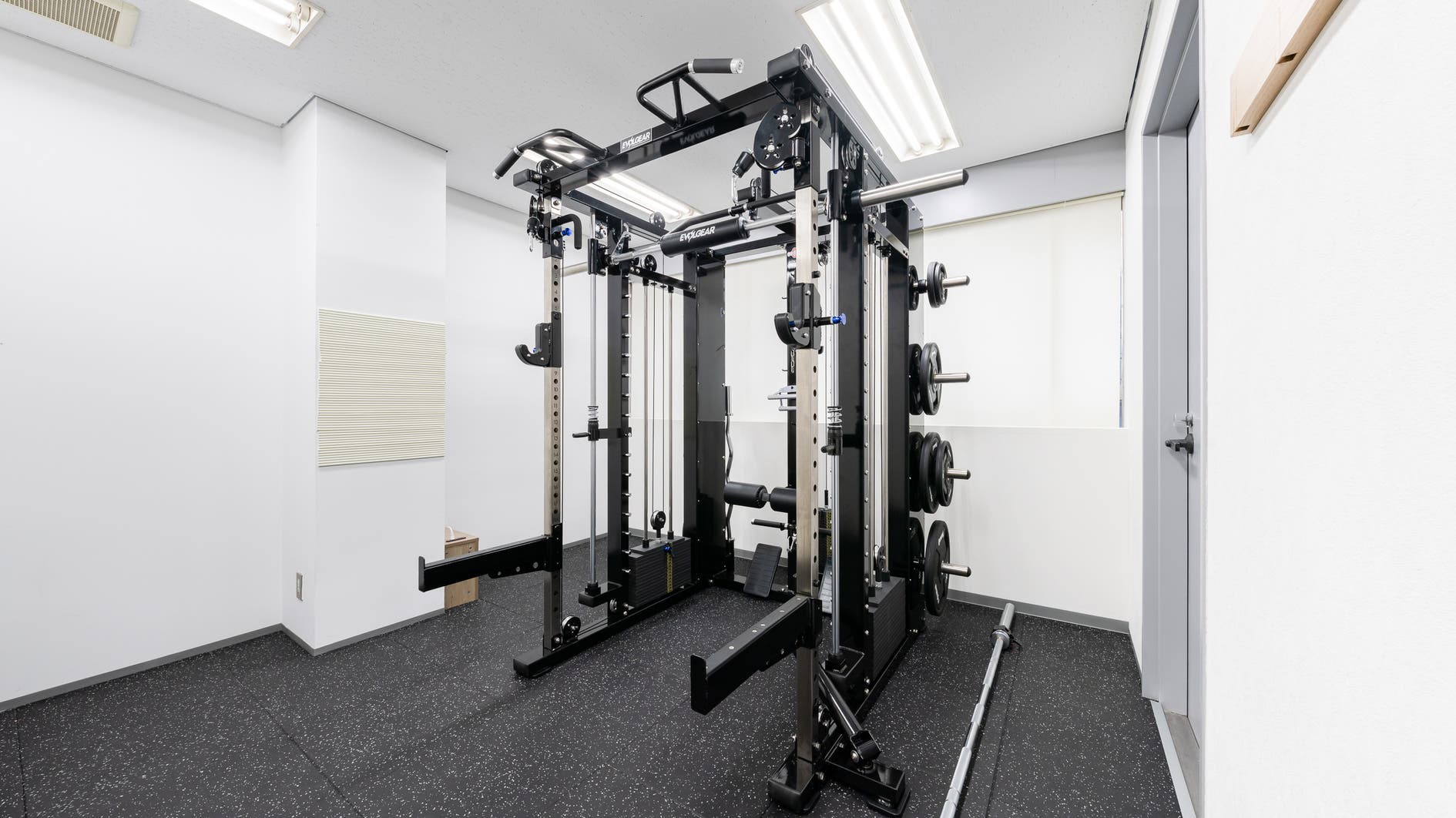 【池袋駅南口5分】1日1回スタッフ完全清掃のハイクオリティレンタルジムの写真4