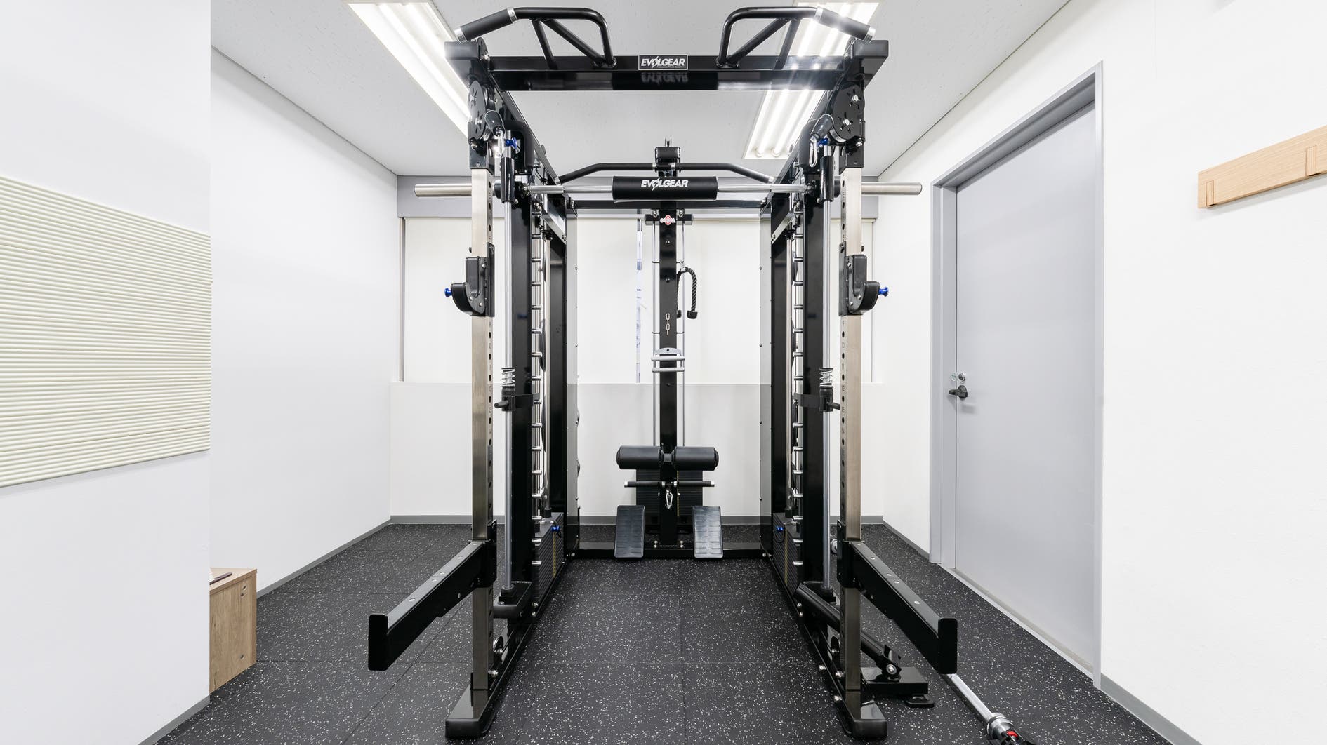 【池袋駅南口5分】1日1回スタッフ完全清掃のハイクオリティレンタルジムの写真6